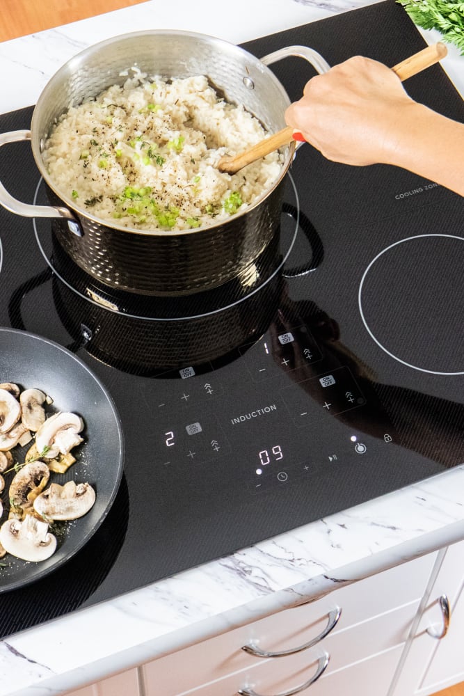 Sharp SDH3042DB 30 Inch Induction Cooktop with 4 Cooking Zones, Simmer ...