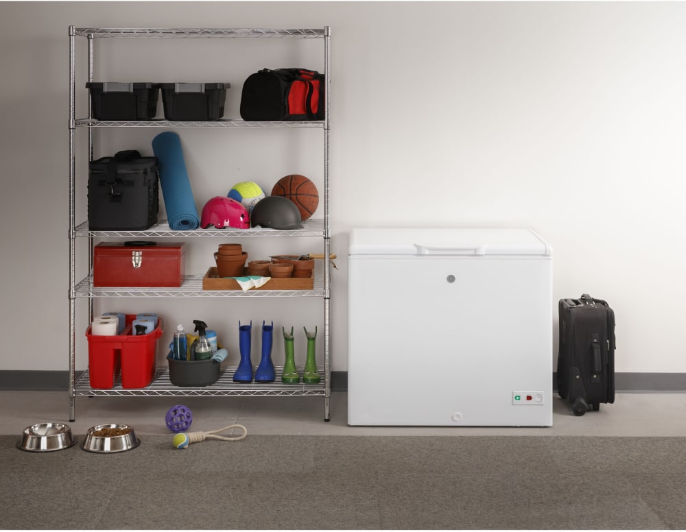 GE FCM9SRWW 37 Inch Chest Freezer with 8.8 Cu. Ft. Capacity, Sliding ...