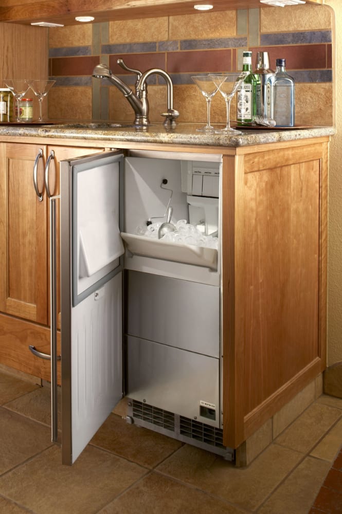 Perlick H53IM 15 Inch Built-In Clear Ice Maker with 30 lbs. Ice ...