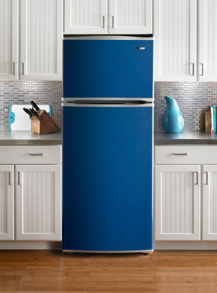 Amana A8RXNGMWN 17.6 cu. ft. Top-Freezer Refrigerator with 2 SpillSaver ...