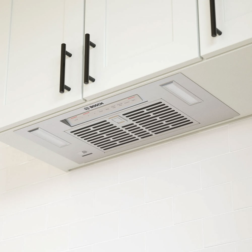 Bosch HUI34253UC 24 Inch Under Cabinet Smart Range Insert Hood with 300 ...