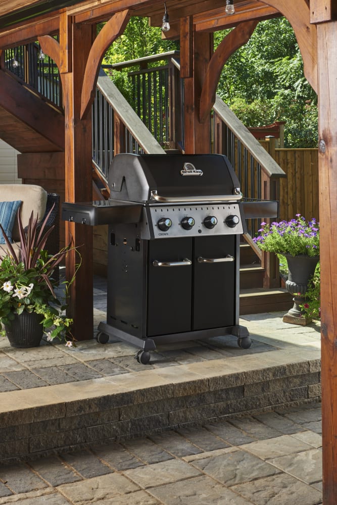 Broil King BK865254 Crown™ 420 Freestanding Gas Grill with 630 sq. in ...