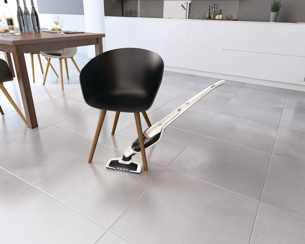 Electrolux EHVS2510AW Ergorapido™ Cordless 2-in-1 Stick Vacuum with 2 ...