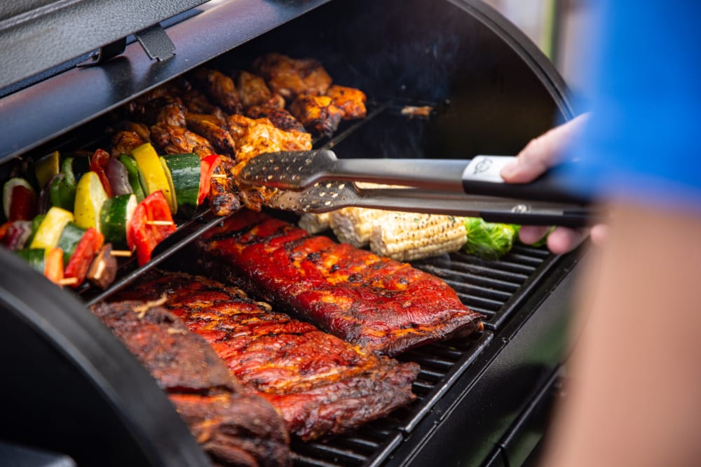 Pit Boss 10527 58 Inch Freestanding Wood Pellet Grill with 879 sq. in ...