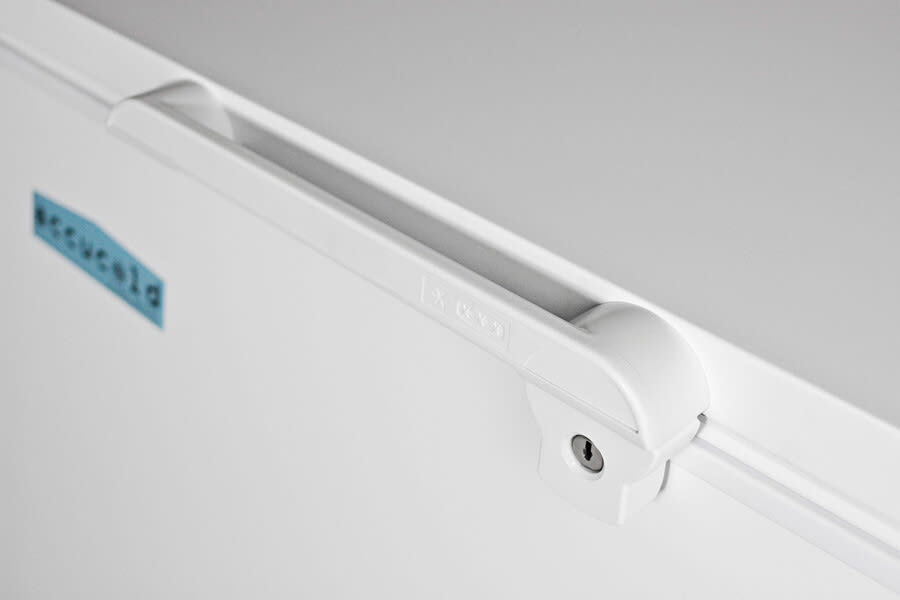 AccuCold EL51LT 67 Inch Freestanding Chest Freezer with 15 Cu.Ft ...