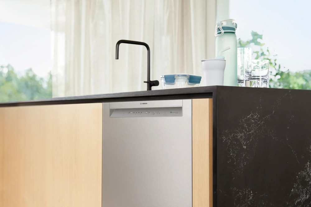 Bosch SHE3AEE5N 24 Inch Full Console Built-In Smart Dishwasher with 14 ...