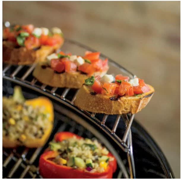 Weber 14516001 Master-Touch 22 Inch Freestanding Charcoal Grill with ...