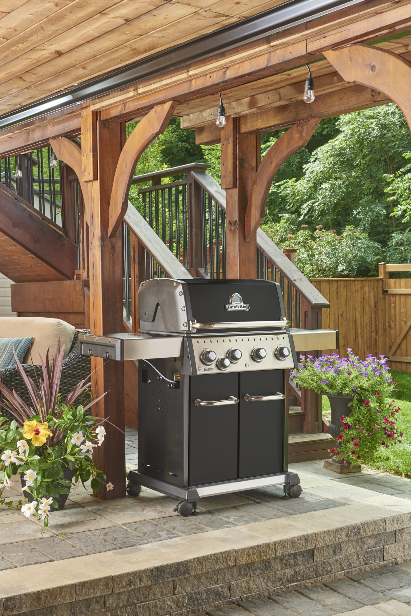 Broil King BK875227 BARON 440 PRO Freestanding Gas Grill with 660 sq ...