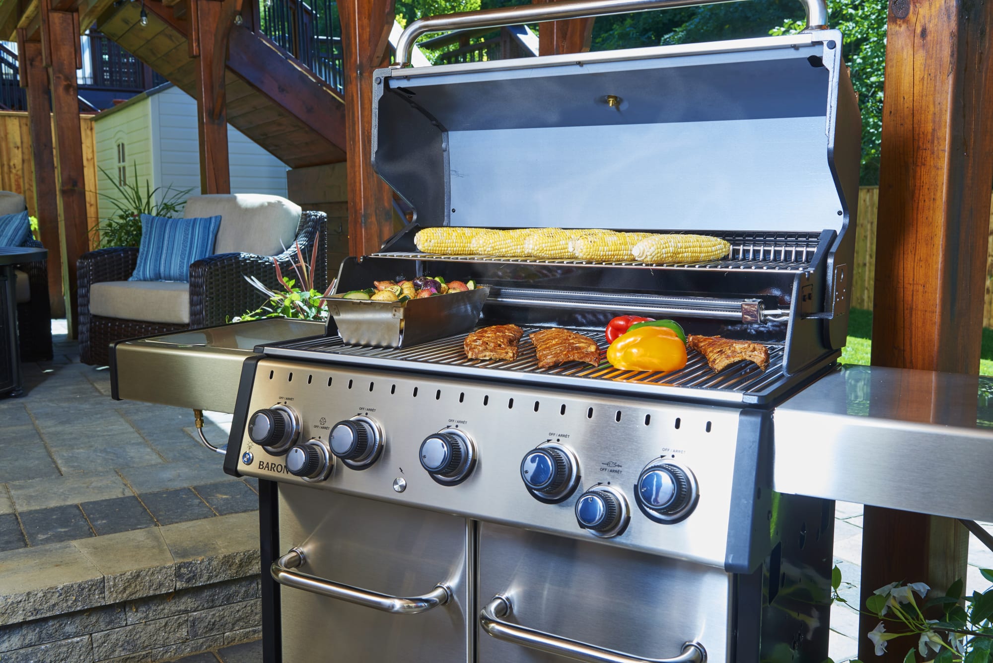 Broil King BK876947 BARON 590 PRO Infrared Freestanding Gas Grill with ...