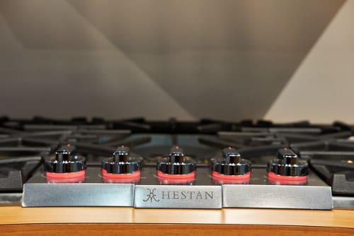Hestan KGC36 36 Inch Gas Cooktop with 5 Sealed Burners, Cast-Iron ...