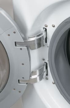 LG WM2496HSM 27 Inch Front Load Washer with 4.0 Cu. Ft. Ultra Capacity ...