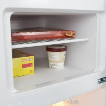 Avanti AVRPD7330BS 22 Inch Freestanding Top Freezer Refrigerator with 7 ...
