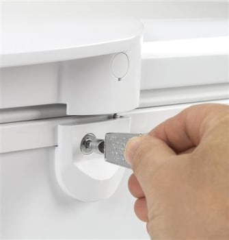 GE FCM22DLWW 74 Inch Chest Freezer with 21.7 cu. ft. Capacity, Audible ...