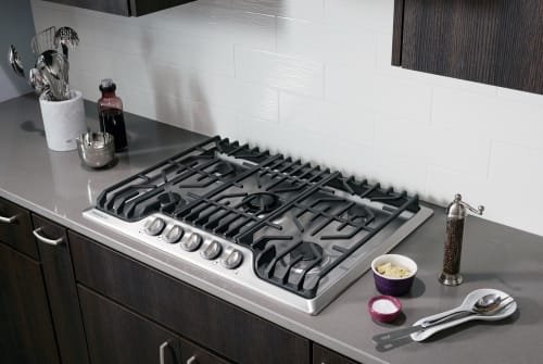 Frigidaire FPGC3077RS Gas Cooktop with 5 Sealed Burners, Continuous ...