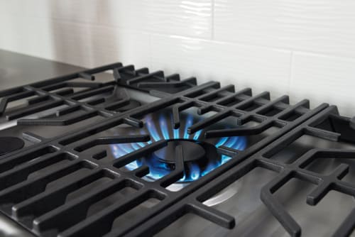 Frigidaire FPGC3077RS Gas Cooktop with 5 Sealed Burners, Continuous ...