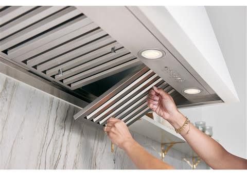 GE UVC9360SLSS Cabinet Insert Smart Range Hood with 4-Speed/610 CFM ...