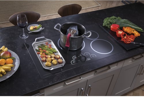 Monogram ZHU36RDPBB 36 Inch Smart Induction Cooktop with 5 Cooking ...