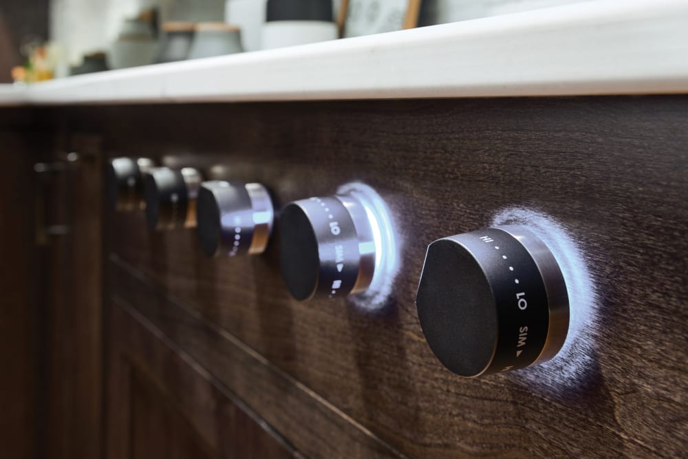 Wolf CG365CS 36 Inch Cooktop with 5 Sealed Burners Total, Continuous ...