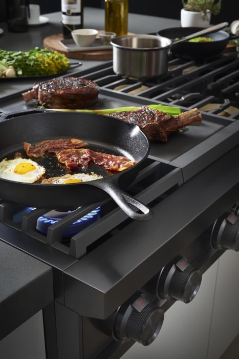 Dacor DTT48M976HM 48 Inch Gas Smart Rangetop with 6 Sealed Burners ...