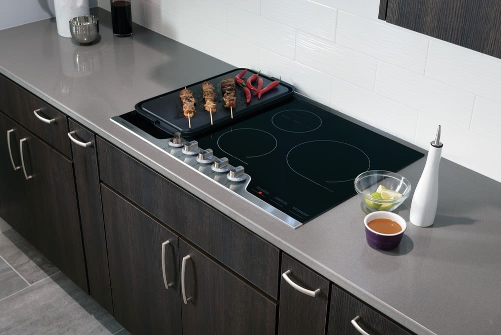 Frigidaire FPEC3077RF 30 Inch Electric Cooktop with 5 Elements, Smooth ...