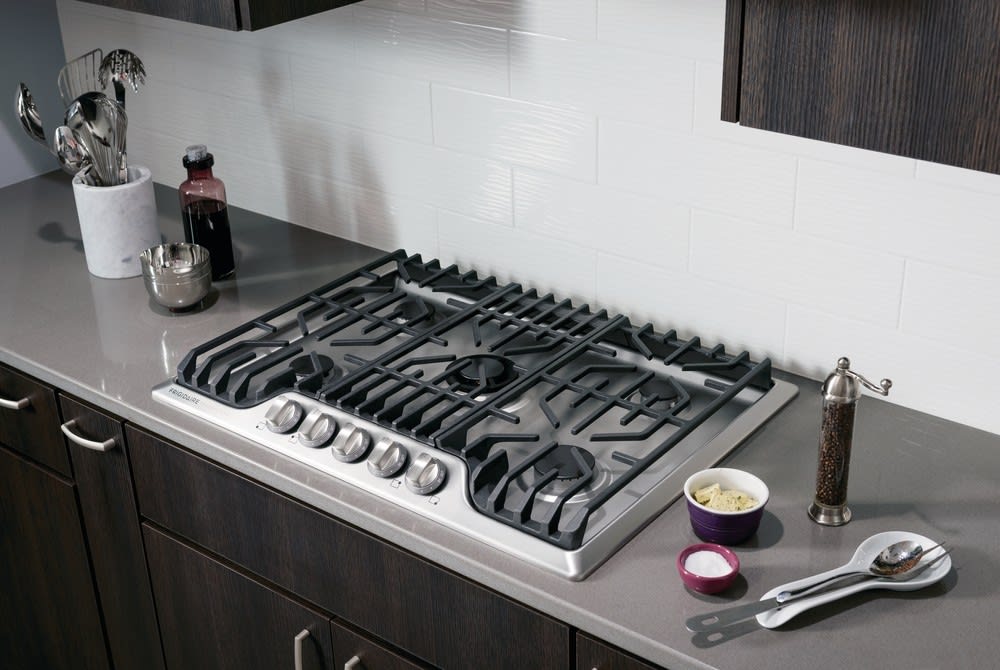 Frigidaire FPGC3077RS Gas Cooktop with 5 Sealed Burners, Continuous ...