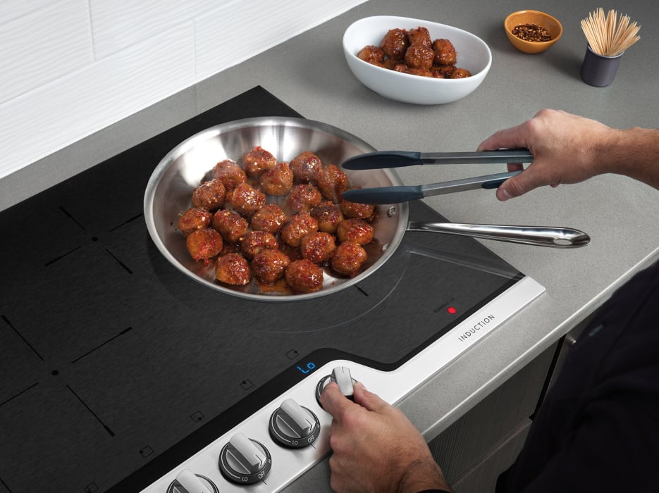 Frigidaire FPIC3677RF 36 Inch Induction Cooktop with 5 Cooking Zones ...