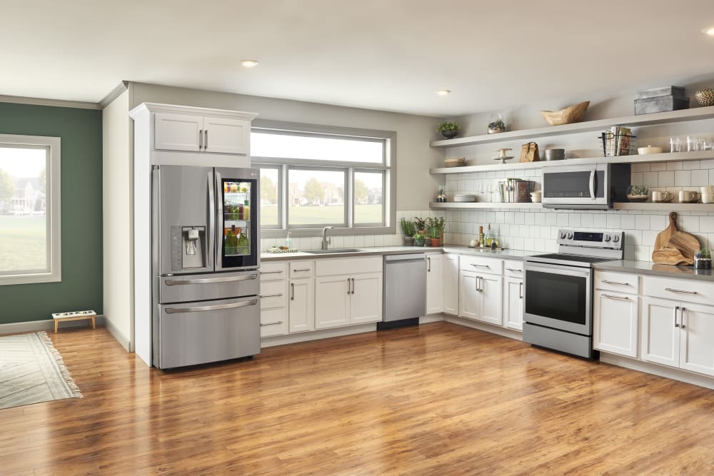 LG LREL6325F 30 Inch Electric Smart Range with 5 Radiant Elements, 6.3 ...