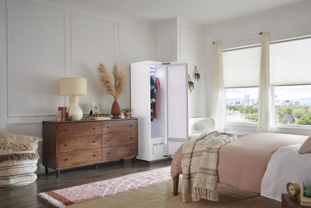 LG S3CW 18 Inch Smart Steam Closet with 11.4 lb. Capacity, TrueSteam ...