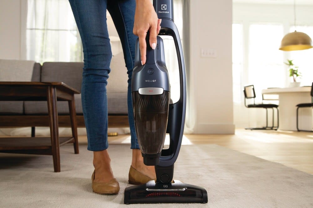 Electrolux EHVS35P2AI WellQ7™ Pet Cordless 2-in-1 Stick Electrolux EHVS35P2AI WellQ7™ Pet Cordless 2-in-1 Stick