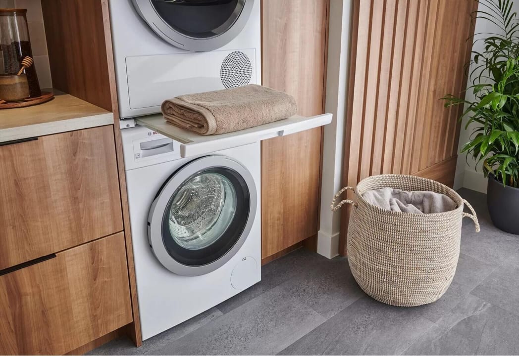 Bosch WTW87NH1UC 24 Inch Electric Smart Ventless Dryer with 4 cu. ft. Capacity 14 Dryer Cycles Self Cleaning Condenser Wrinkle Block Sensor Dry and ENERGY STAR